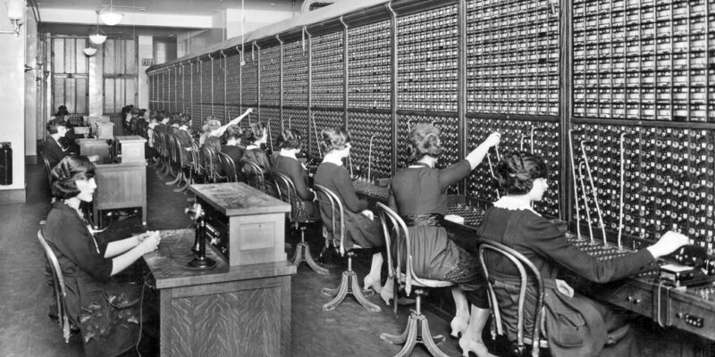 The Hello Girls: From Telephone Switchboards to the Front Lines ...